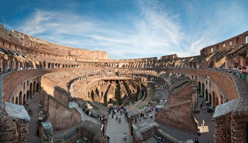 Un Panorama Circolare Di 360 Gradi Dentro Il Colosseum O Il Colosseo ...