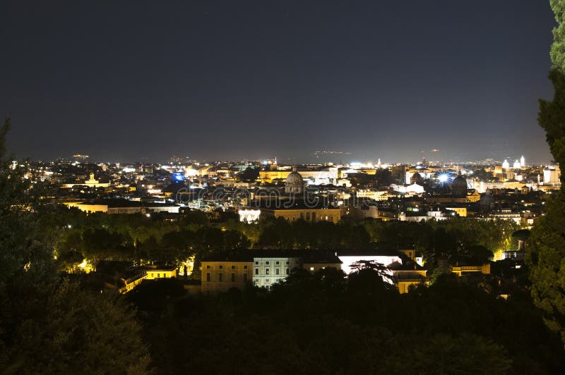 Panorama Di Roma Alla Notte Da Gianicolo Fotografia Stock - Immagine di ...