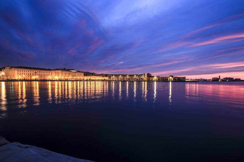 Panorama Di Trieste, Italia Immagine Stock - Immagine di casa, giorno ...