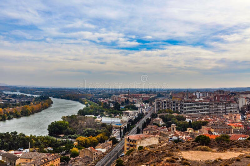 Panorama Do Rio Ebro Em Tudela, Navarra, Espanha Foto de Stock - Imagem ...