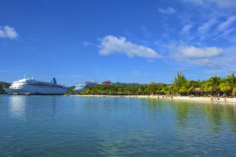 Cable Car in Mahogany Bay in Roatan, Honduras Stock Photo - Image of ...