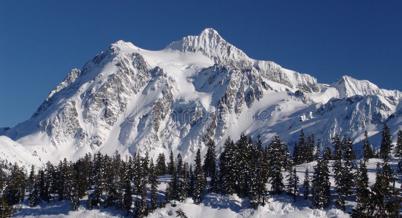 Mt Shuksan Im Winter Bei Sonnenuntergang Stockbild - Bild von ...