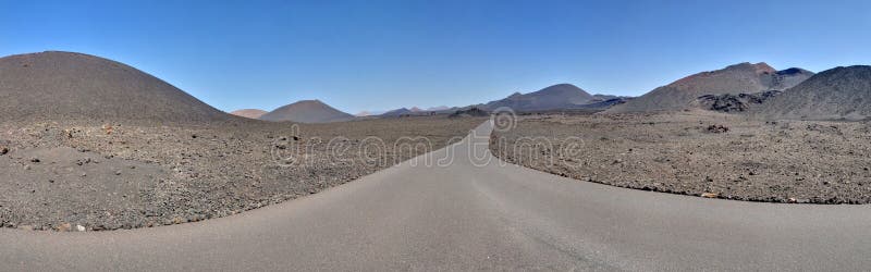 Outback Road & Mountain Range Stock Photo - Image of alone, gorge: 6333214