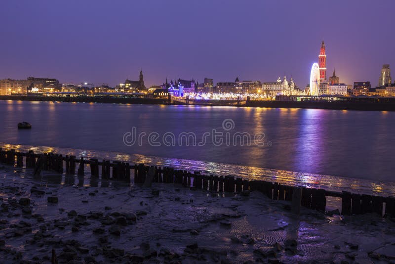 Panorama Van Antwerpen Over Schelde-Rivier Stock Foto - Image of hemel ...