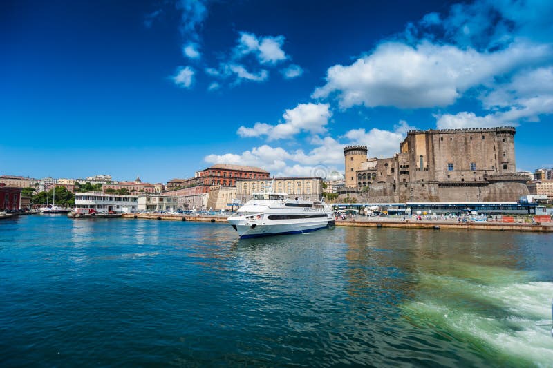 Panorama von Neapel redaktionelles stockfoto. Bild von panoramisch ...