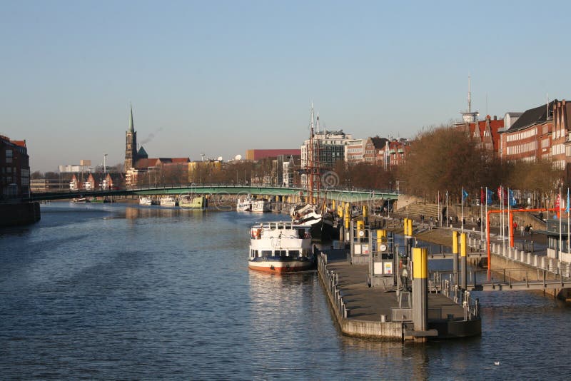 Weser-Fluss in Bremen, Deutschland Redaktionelles Stockfotografie ...