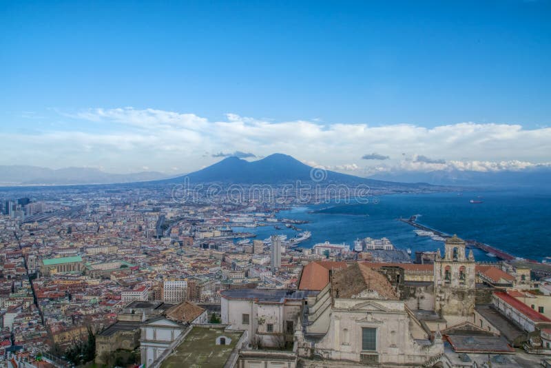 Panoramablick Von Neapel, Italien Stockfoto - Bild von golf, vesuv ...