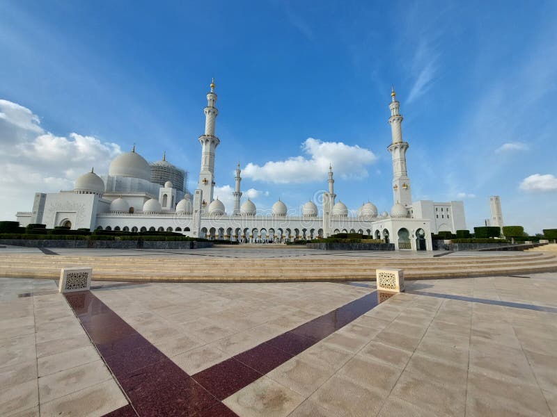 Sheikh Zayed Grand Mosque Abu Dhabi Stock Image - Image of view, palace ...