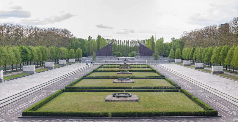 Panoramic Photo of Treptower Park, Berlin Stock Photo - Image of battle ...