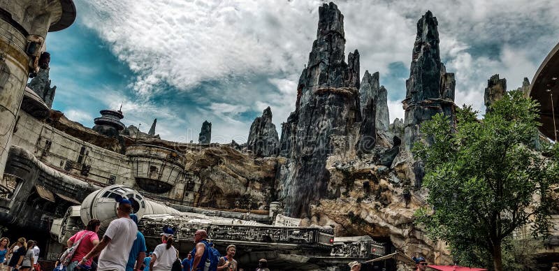 Panoramic Shot of the Galaxy S Edge Disney S Hollywood Studios in ...