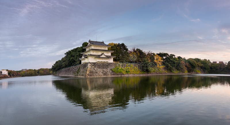 Panoramic View of Beautiful Nagoya Castle Reflection, Aichi Prefecture ...