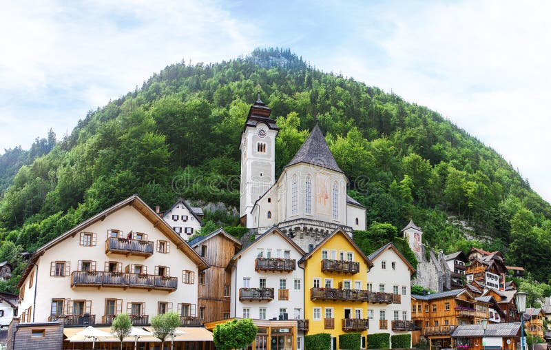 Hallstatt in Austria editorial image. Image of reflection - 154577060