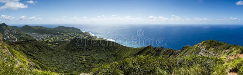 Panoramic View of Koko Crater and the Pacific Ocean Stock Photo - Image ...