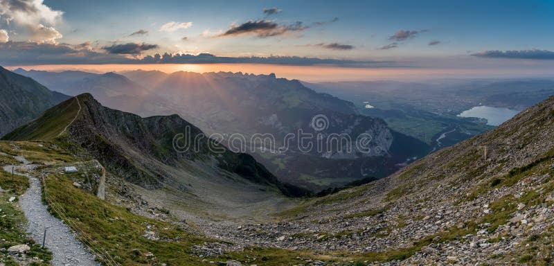 Panoramic View on Sunset on Mount Niesen at Sunset with Lake Thun ...