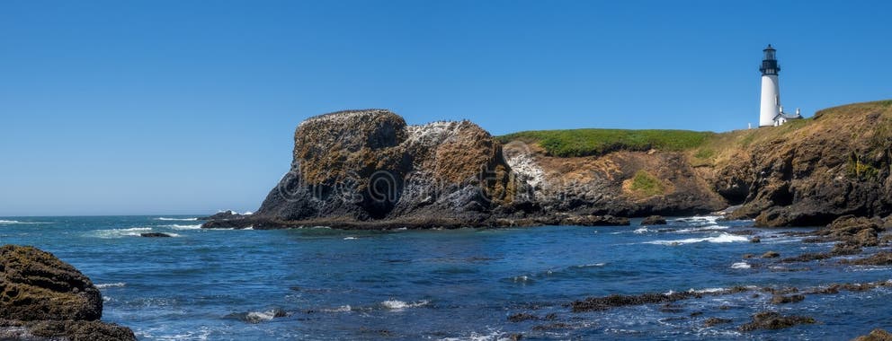 Panoramic View of Yaquina Head Lighthouse, View from Cobble Beach in ...