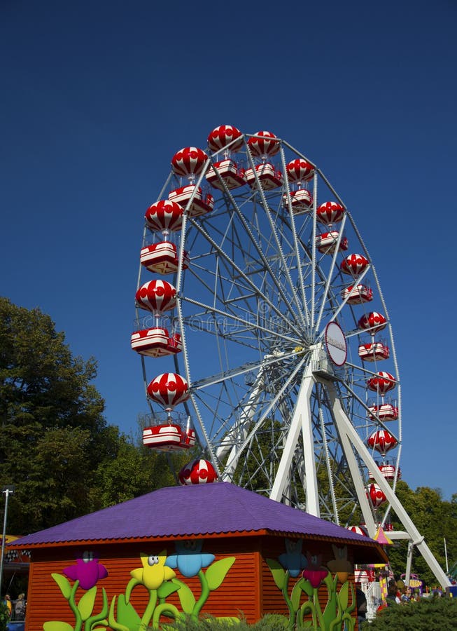 Panoramic wheel editorial stock image. Image of amusement - 65568159