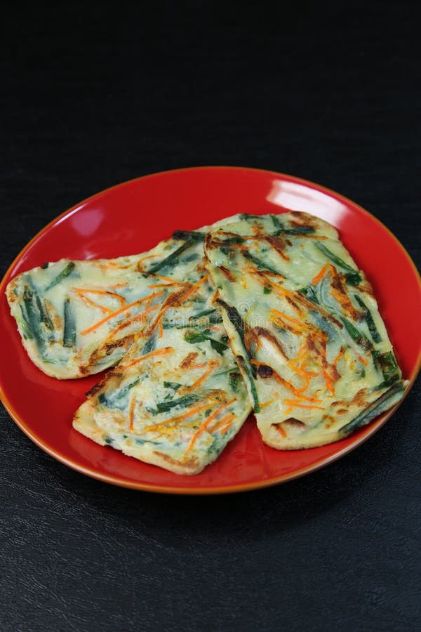 Panquecas Coreanas De Kimchi Foto de Stock - Imagem de vegetal, bolo: 77081858
