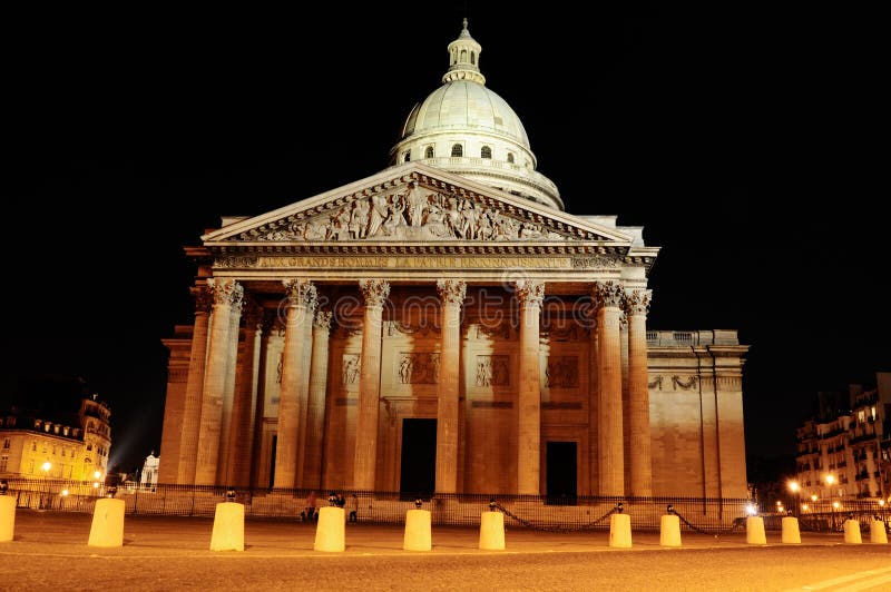 Pantheon by Night, Paris editorial stock image. Image of sculptures ...