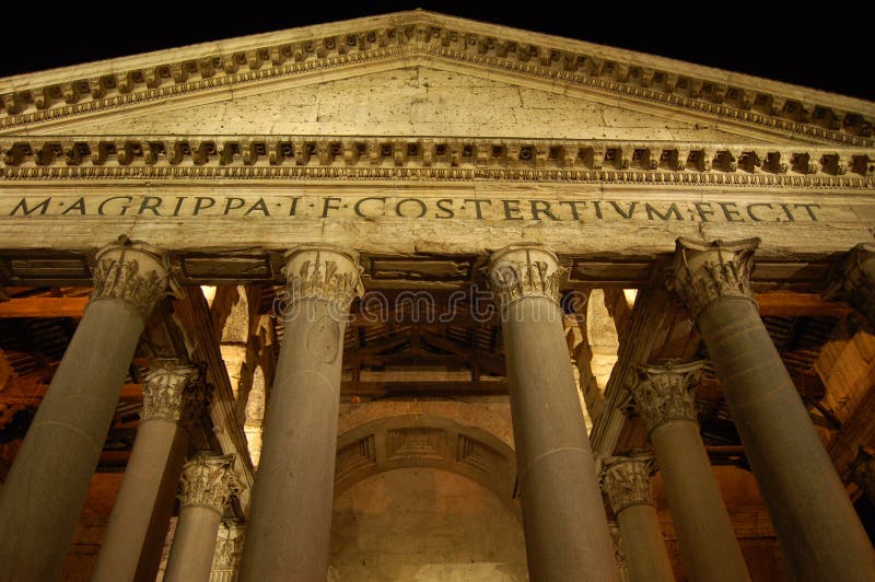 The Pantheon in Piazza Della Rotunda in Rome Stock Photo - Image of ...