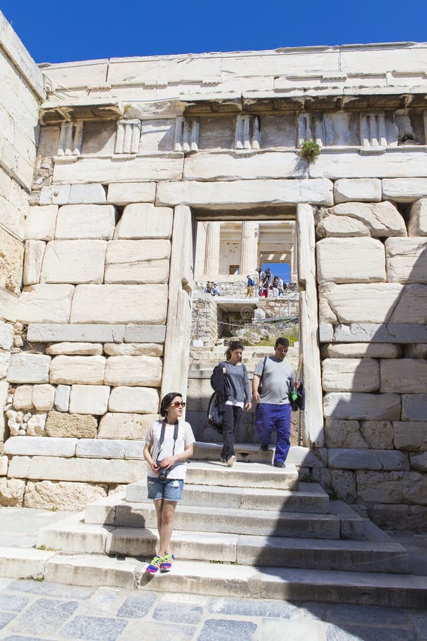 Tourists Visiting the Parthenon Editorial Photo - Image of ruin ...