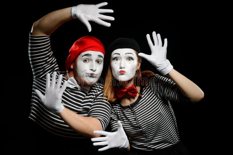 Zwei, Die Pantomimen Eingebildeter Mauer Auf Mit Den Händen in Den ...