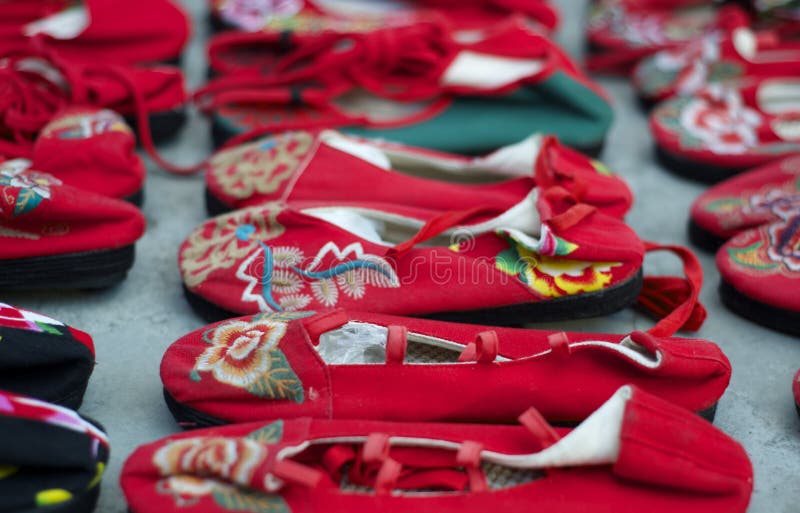 Chaussures Ou Chaussons Chinois Image stock - Image du chaussons ...