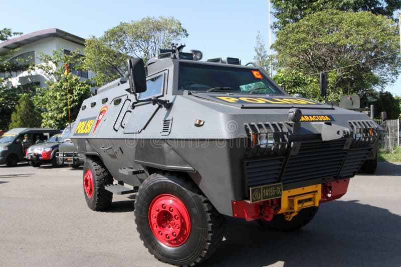 Pantserwagens redactionele foto. Image of centraal, java - 55104891