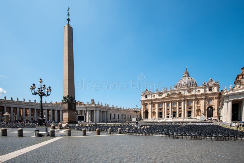 The Papal Basilica of Saint Peter in the Vatican Editorial Photography ...
