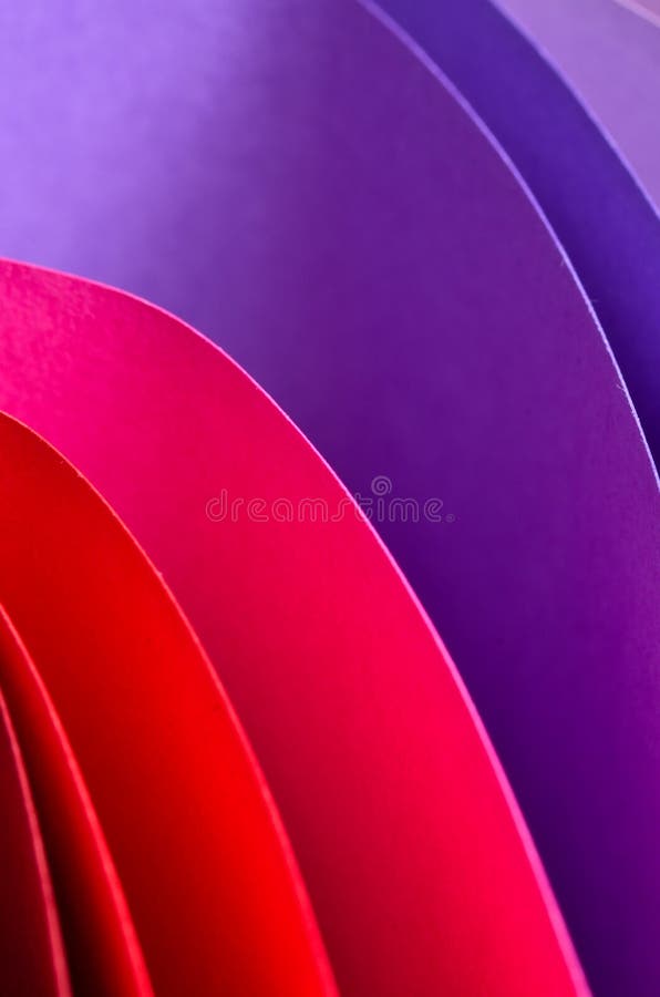 Papel colorido imagen de archivo. Imagen de ilustraciones - 79038631