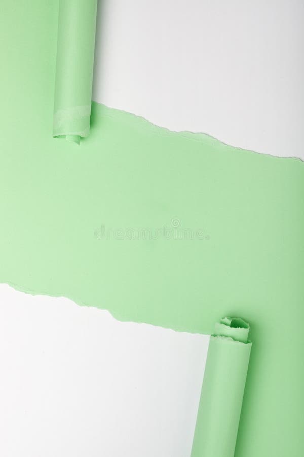Papel Colorido Rasgado Do Verde Foto de Stock - Imagem de papel ...