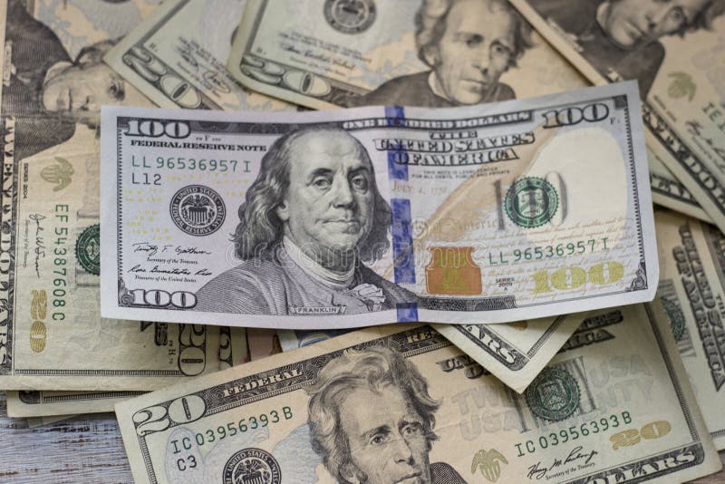 Papel Moeda Do Estados Unidos Foto de Stock - Imagem de pilha, euro ...