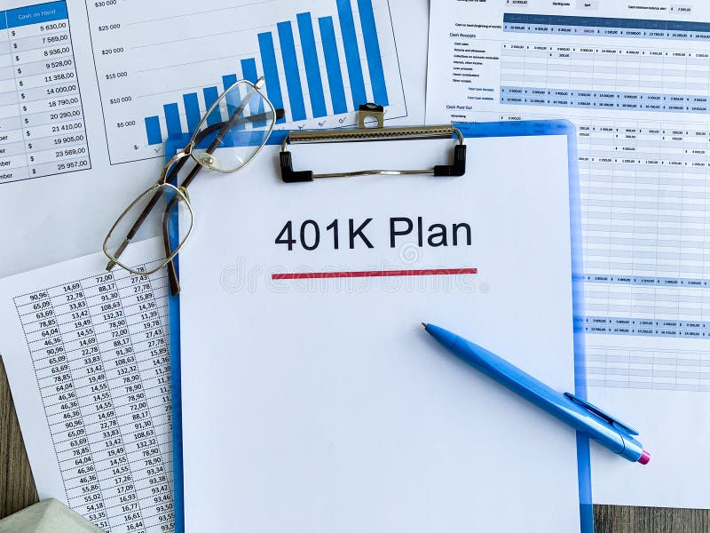 Paper with 401k Plan on Wood Table Stock Image - Image of paper, fund ...