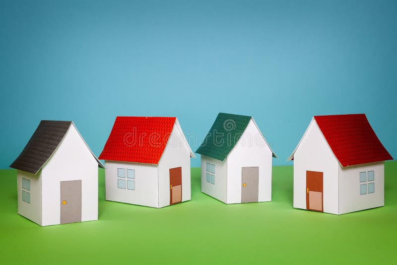 Papercraft hus fotografering för bildbyråer. Bild av utvidgning - 46325791