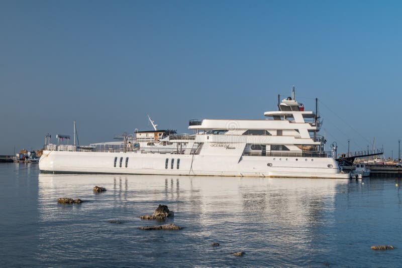 Ocean Vision Passenger Ship Editorial Photo - Image of travel, getaway ...