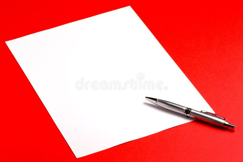 Papier-Blatt mit Stift stockfoto. Bild von anmerkung - 29730170