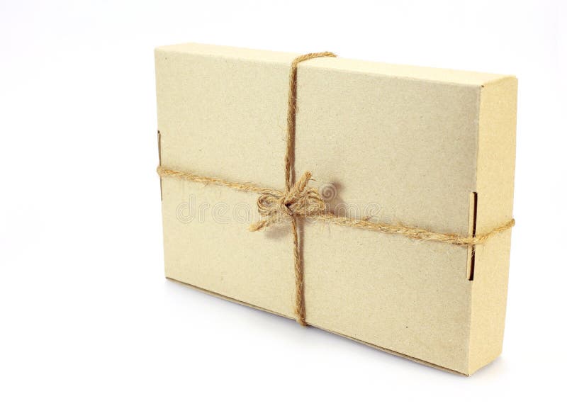 Pappkarton Eingewickelt Mit Braunem Papier Und Mit Schnur Gebunden ...