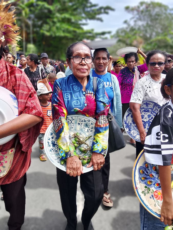 Papuan Traditional Dowry Process Editorial Photography - Image of ...