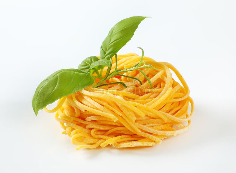 Un Paquet De Spaghetti Dans Un Choc Image stock - Image du pâtes, glace ...