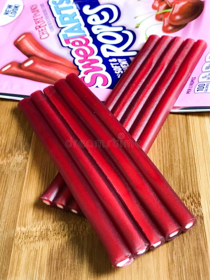 Paquete De Sweetarts Cherry Ropes Candy Imagen de archivo editorial ...