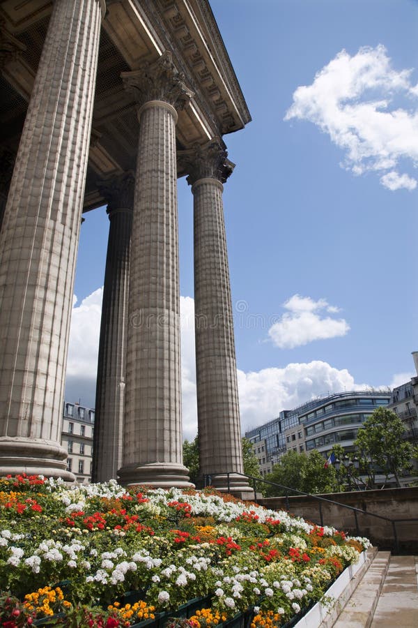 París - Columnas De La Iglesia De Madeleine Imagen de archivo - Imagen ...