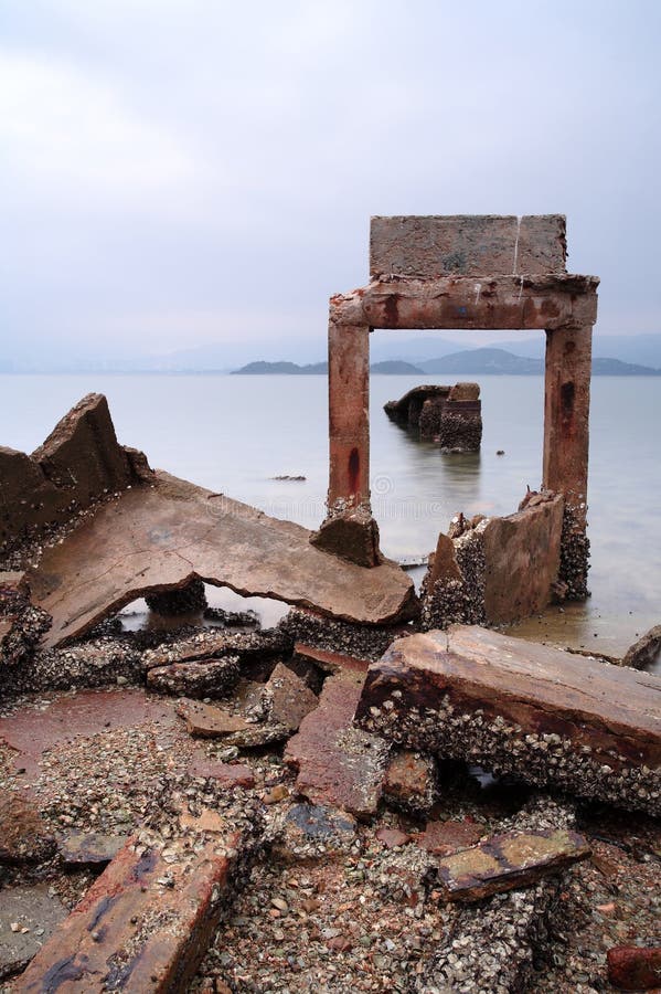 Cais desolado e destruído foto de stock. Imagem de pranchas - 13069394