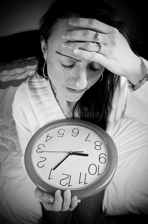 Sirva Despertar Tarde Para El Trabajo Que Lanza Temprano La Alarma ...