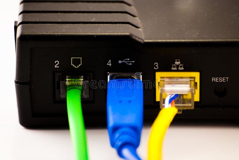 Para Trás Do Modem Do DSL Com Cabos Foto de Stock - Imagem de ...