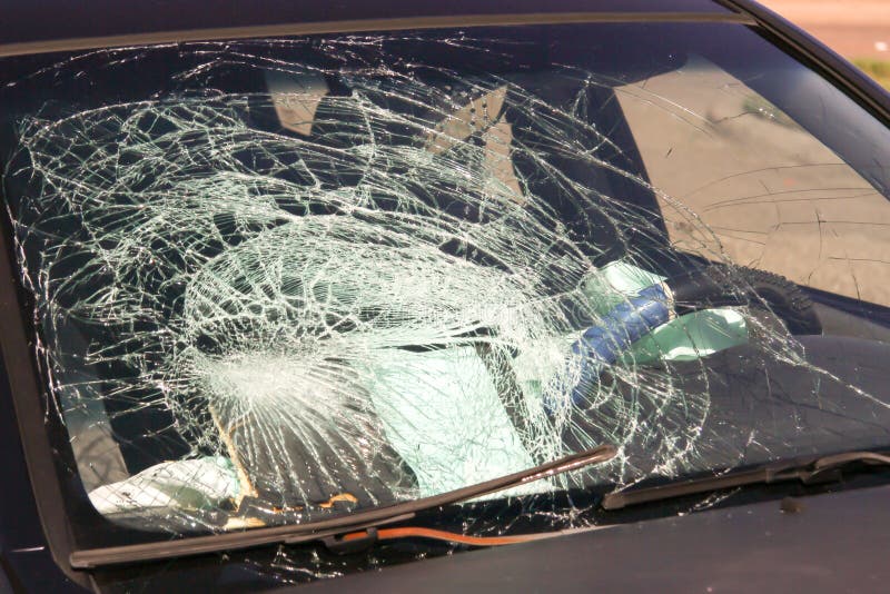 Parabrisas roto foto de archivo. Imagen de parabrisas - 7086474