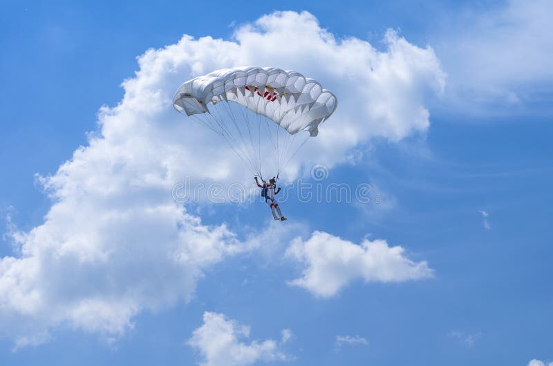 Paracaidista en el aire imagen de archivo editorial. Imagen de altura ...
