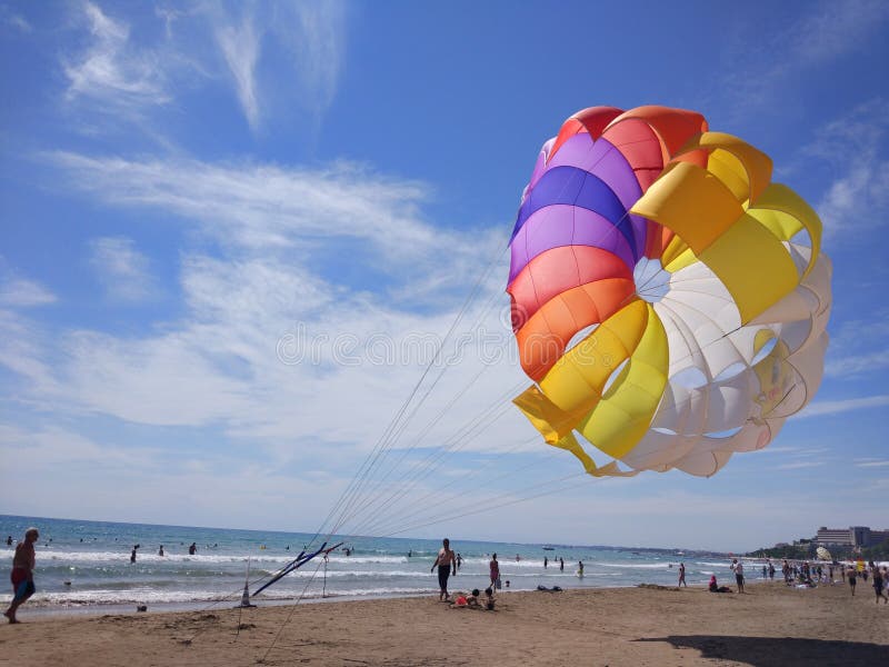 Parachute in the beach editorial stock image. Image of side - 92802109