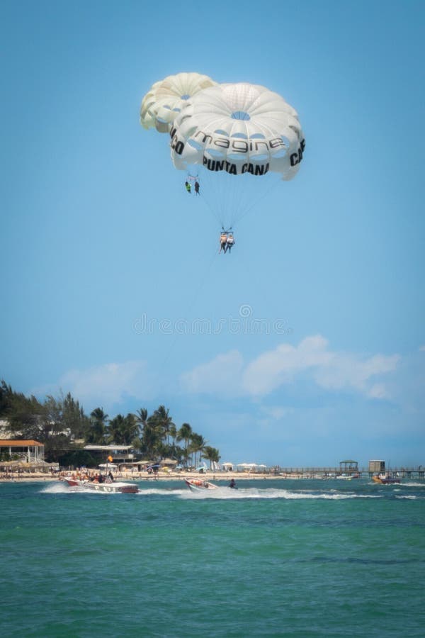 Parachute pulled by a boat editorial image. Image of parasailing ...
