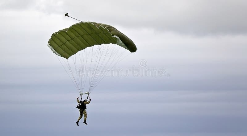 Parachutiste militaire image stock. Image du humain, beau - 24829893