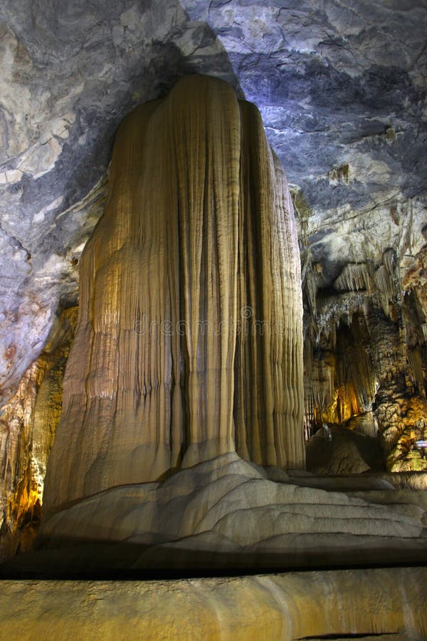 Paradise Cave Vietnam Impressive Limestone Formations Stock Photo ...
