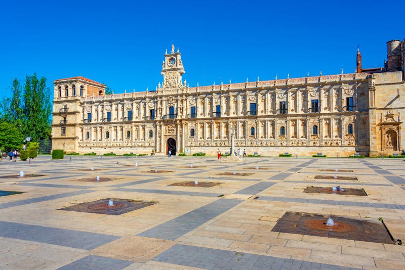 Parador De Leon Building in Spanish Town Leon Stock Photo - Image of ...